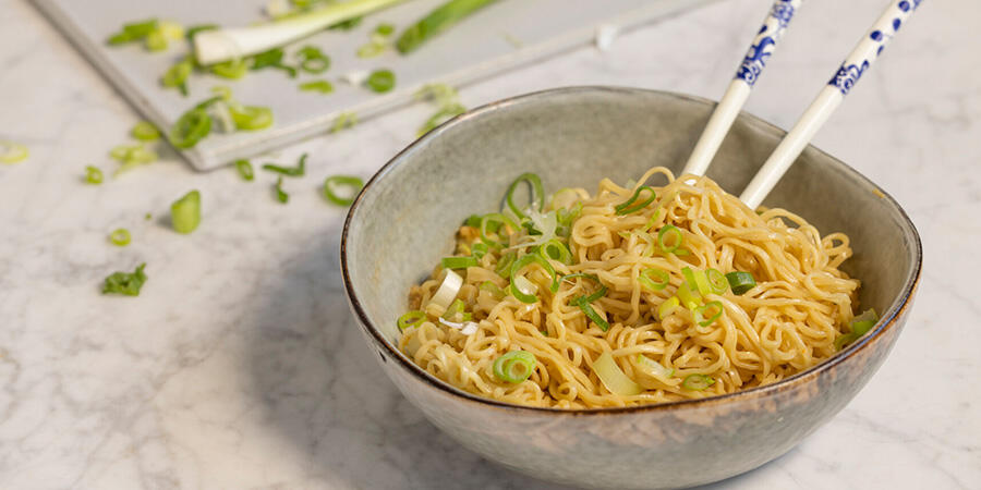 Söt-starka nudlar - recept med snabbnudlar