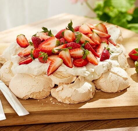 Pavlova med jordgubbar