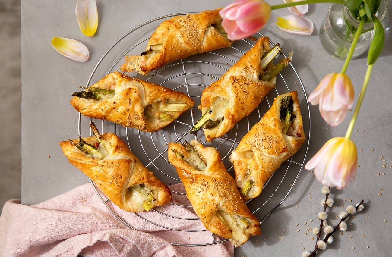 Smördegsinbakad sparris med parmesan & serrano - City Gross